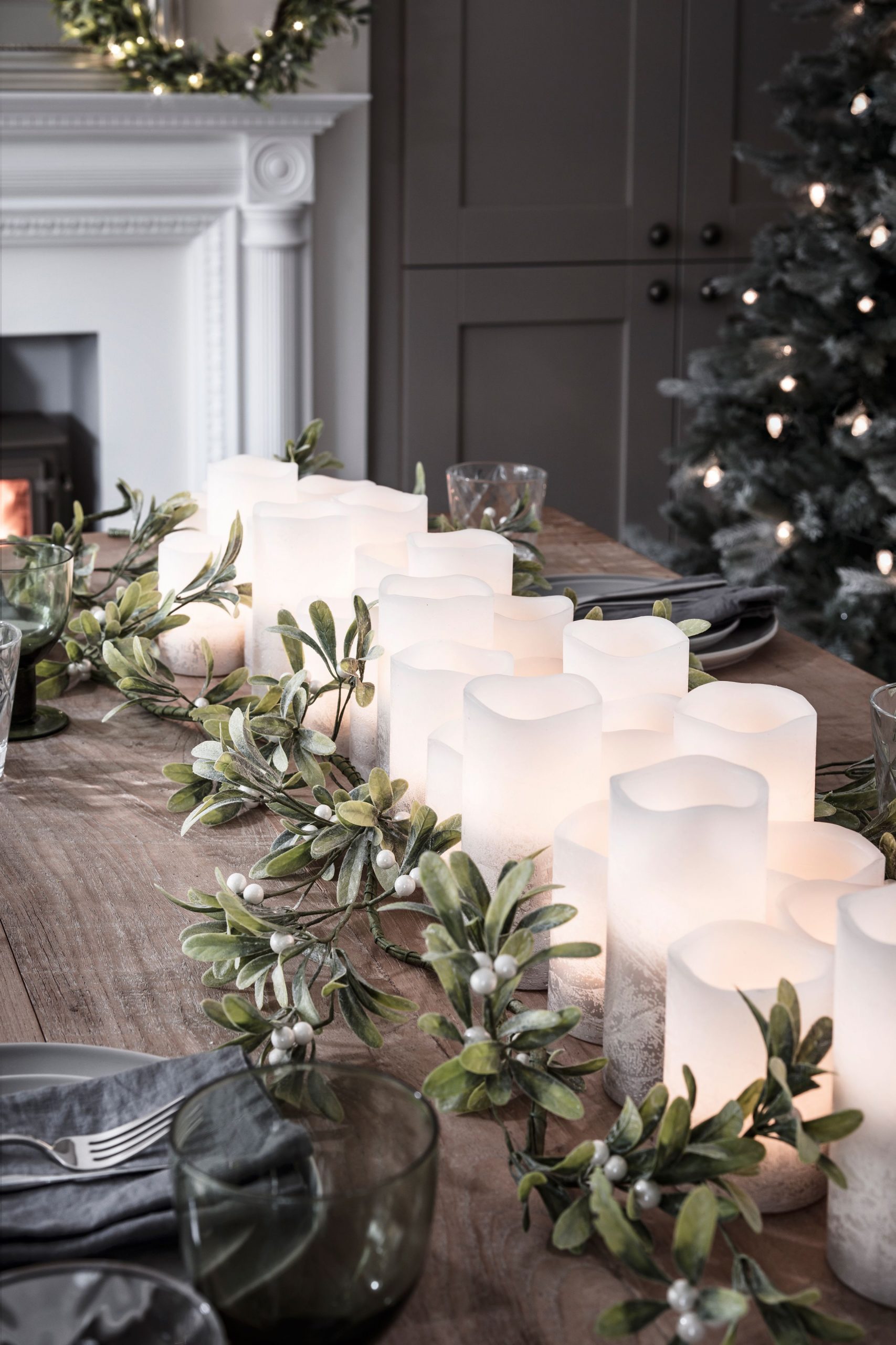 CHRISTMAS TABLE DECORATION: 15 BEAUTIFUL FESTIVE IDEAS - INTERIORISTA